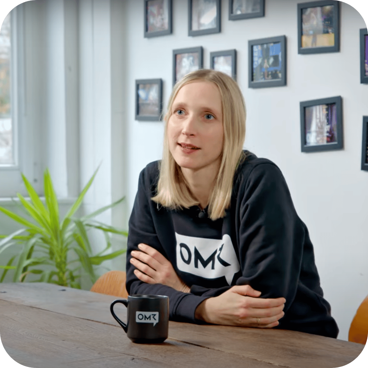 Desk booking system & app | desk.ly